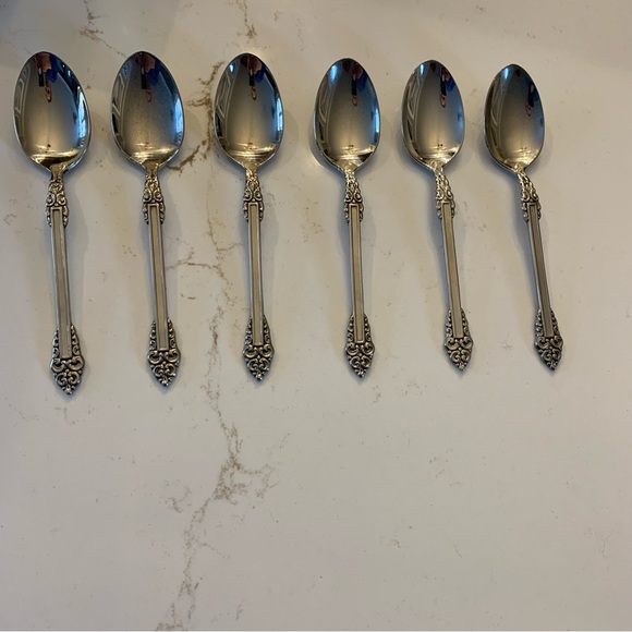 Oneida | Kitchen | Set Of 6 Oneida Stainless Flatware Rembrandt ...